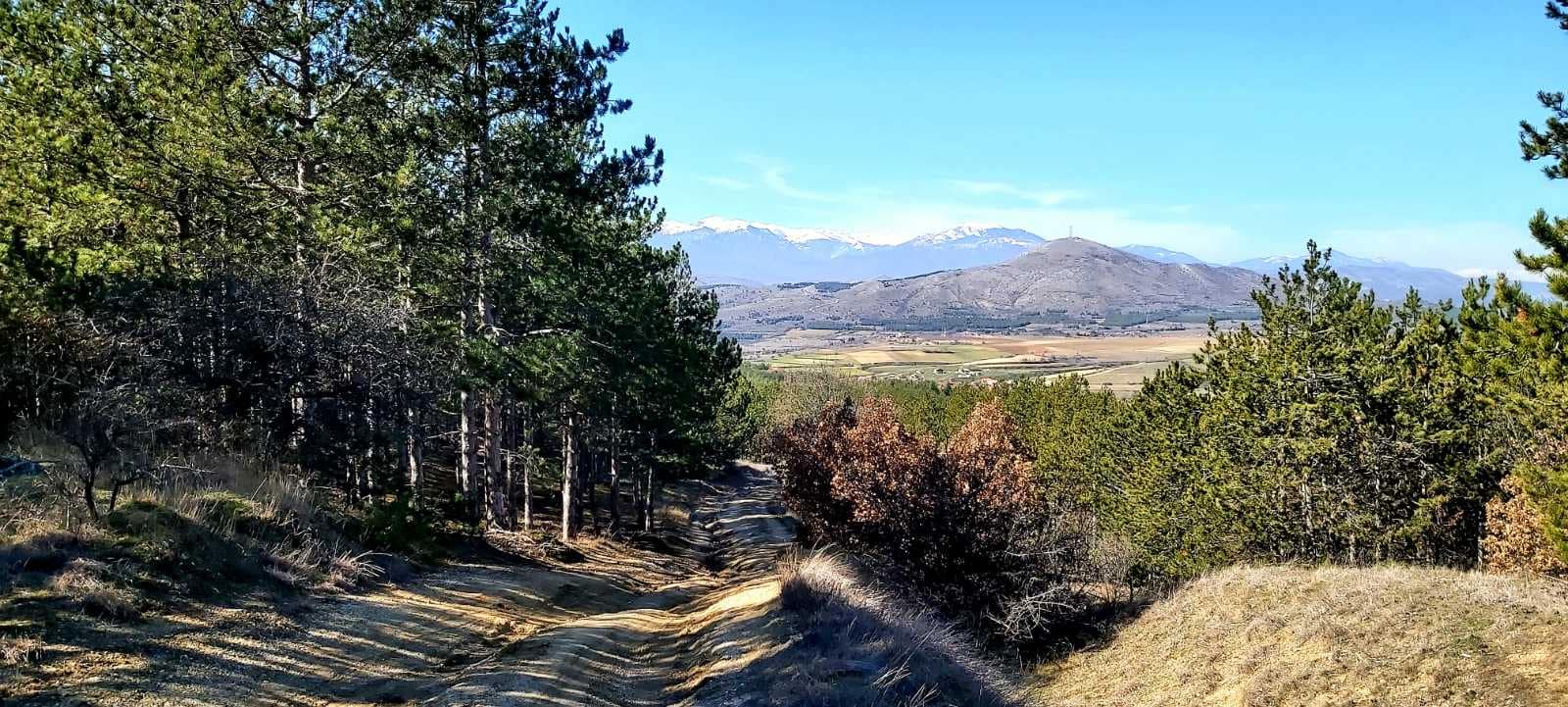 Chapel with an ossuary from the world war I– dolno Karaslari, Veles ...